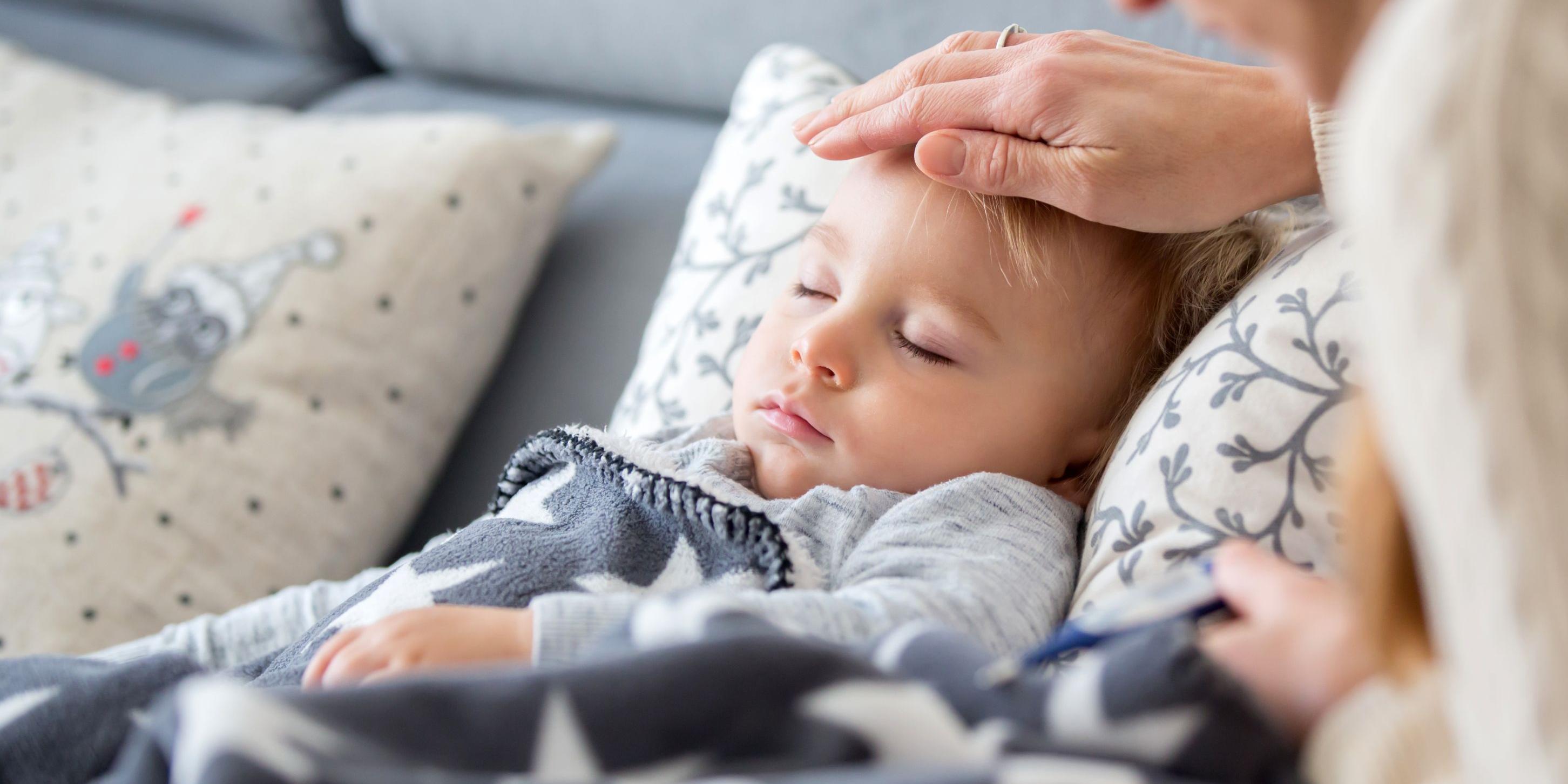 Congé enfant malade : le certificat médical restera finalement exigé ...