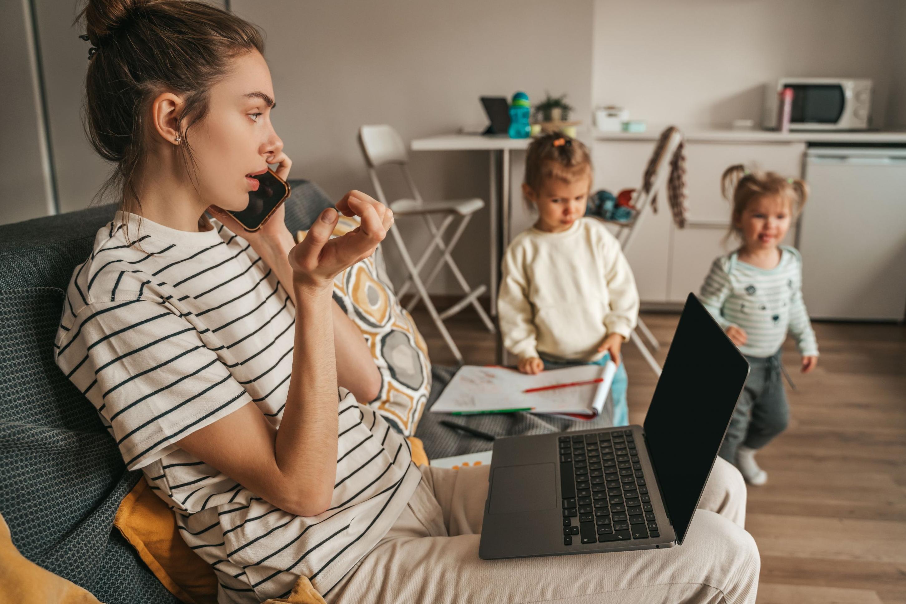 Familles monoparentales : que prévoit le PLFSS 2023 ? - Previssima